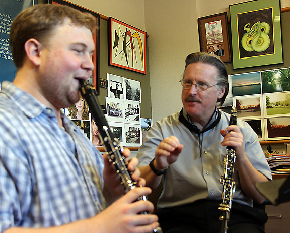 Alumni travel near, far to return for music professor's 25th ...